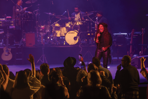 Chaka Khan celebrates a milestone with a concert at the Luckman Fine ...